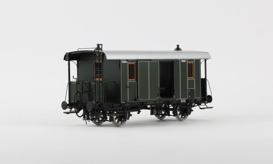 Fine Models - In Auslieferung